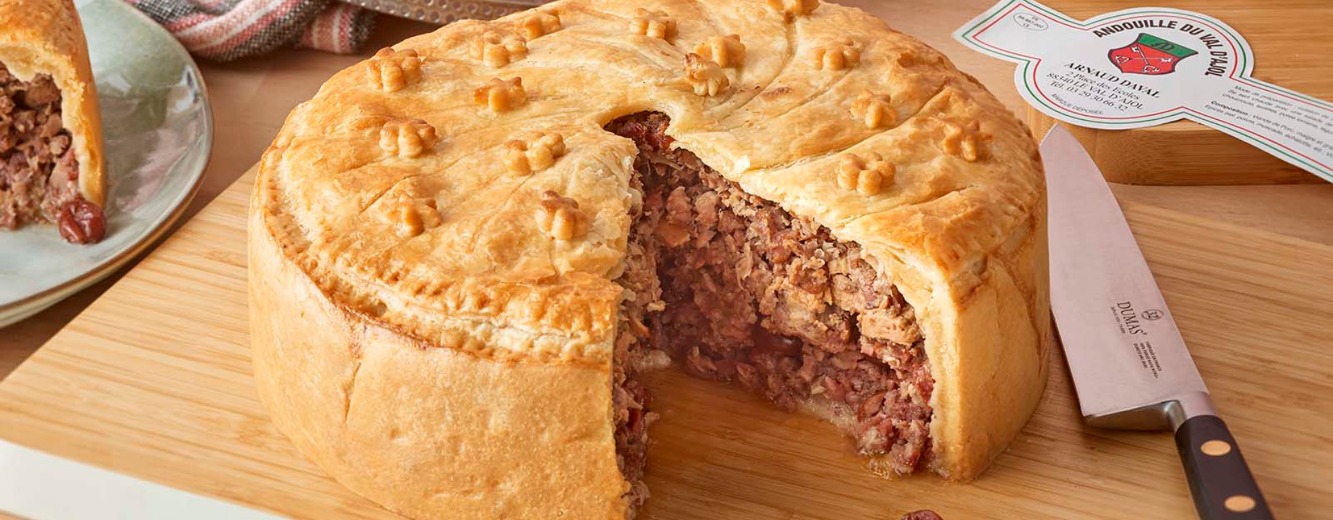 Tourte à l'andouille du Val d'Ajol, Griottines caramélisées et foie gras